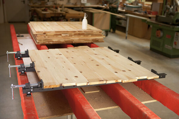 Everything You Need to Know About Sash Clamps for Woodworking - UPAT